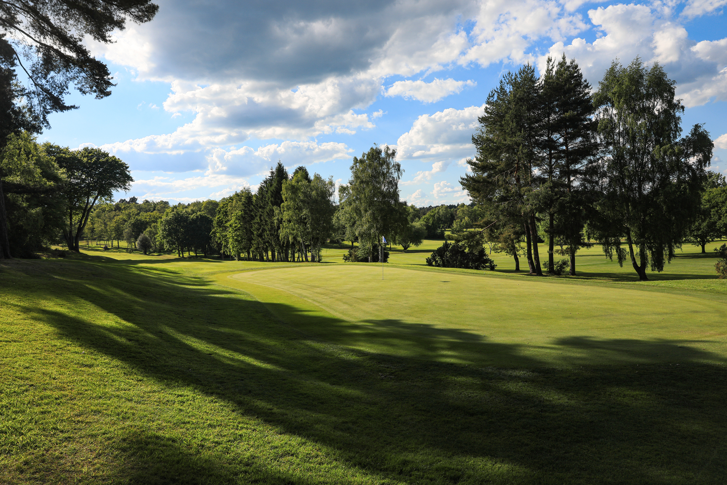 Bernard Hunt Golf Course | Championship Golf Course | Foxhills - Foxhills